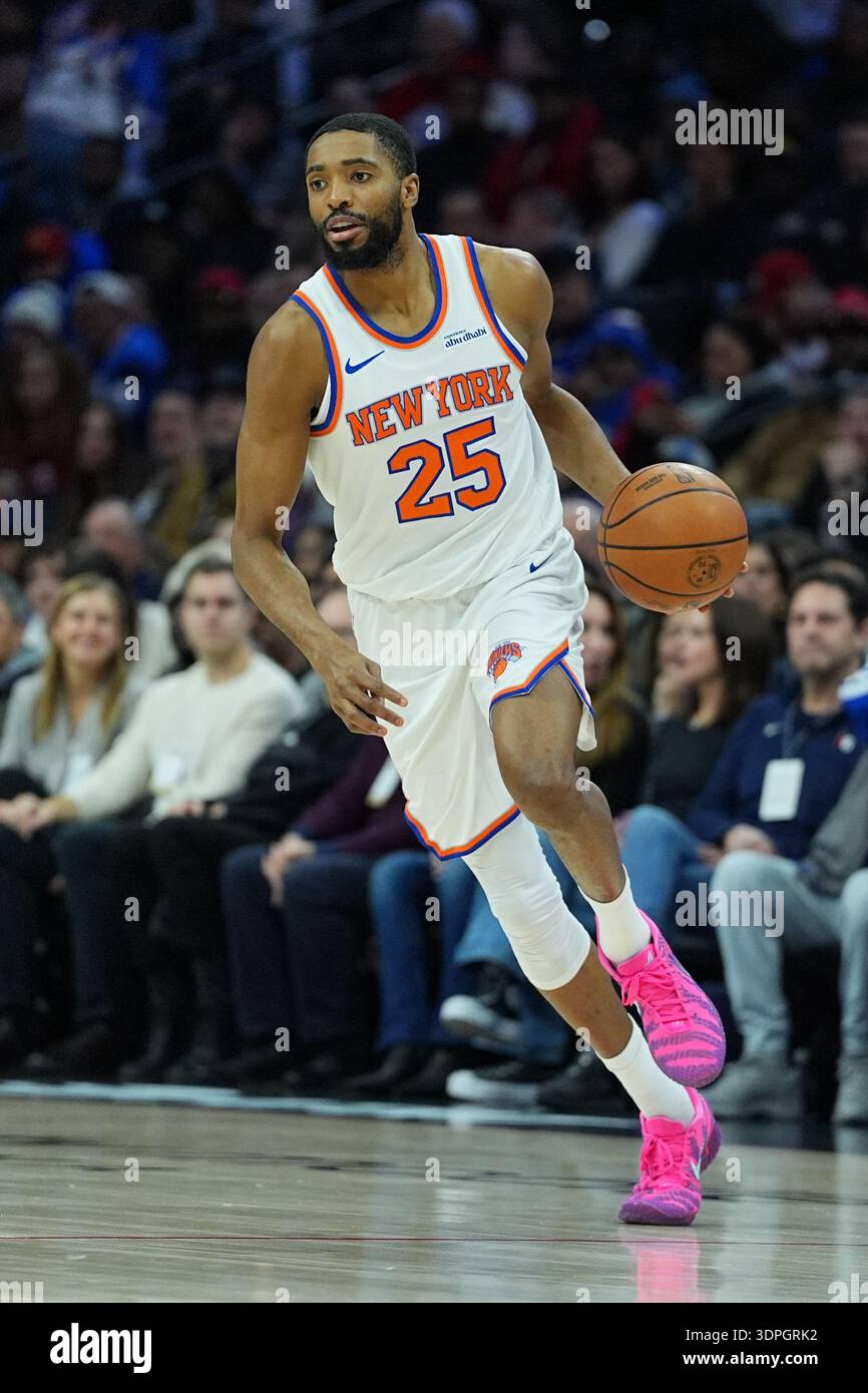 New York Knicks' Mikal Bridges plays during an NBA basketball game ...