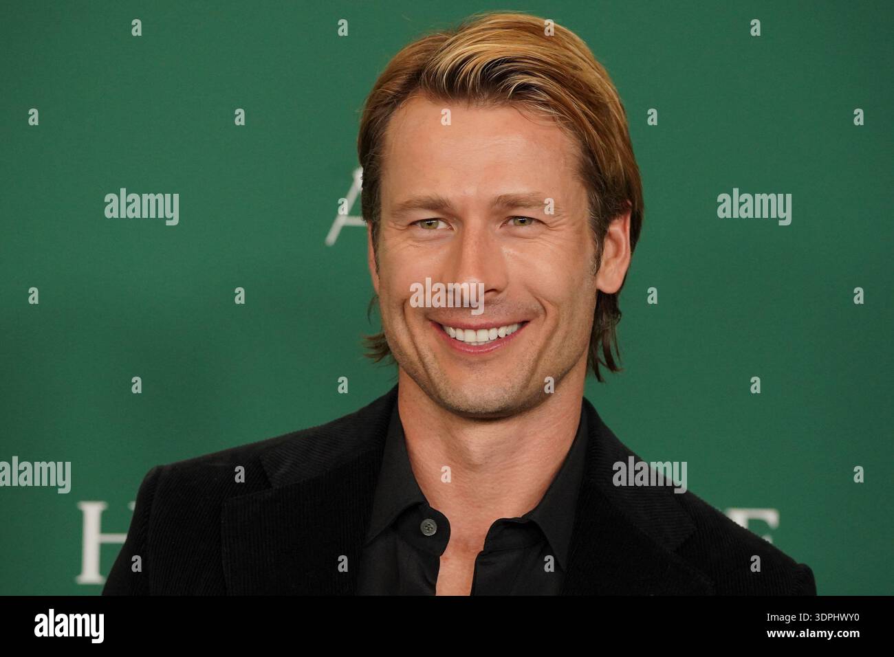 Glen Powell arrives at the premiere of "How to Make a Killing" on ...