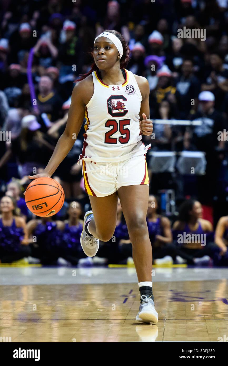 South Carolina guard Raven Johnson (25) looks to pass during the first ...