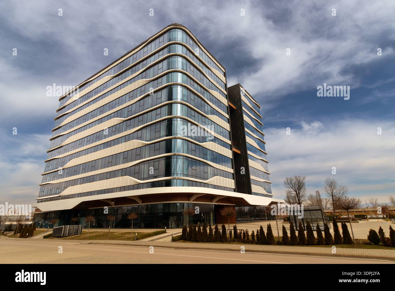 Architectural office building complex hi-res stock photography and ...
