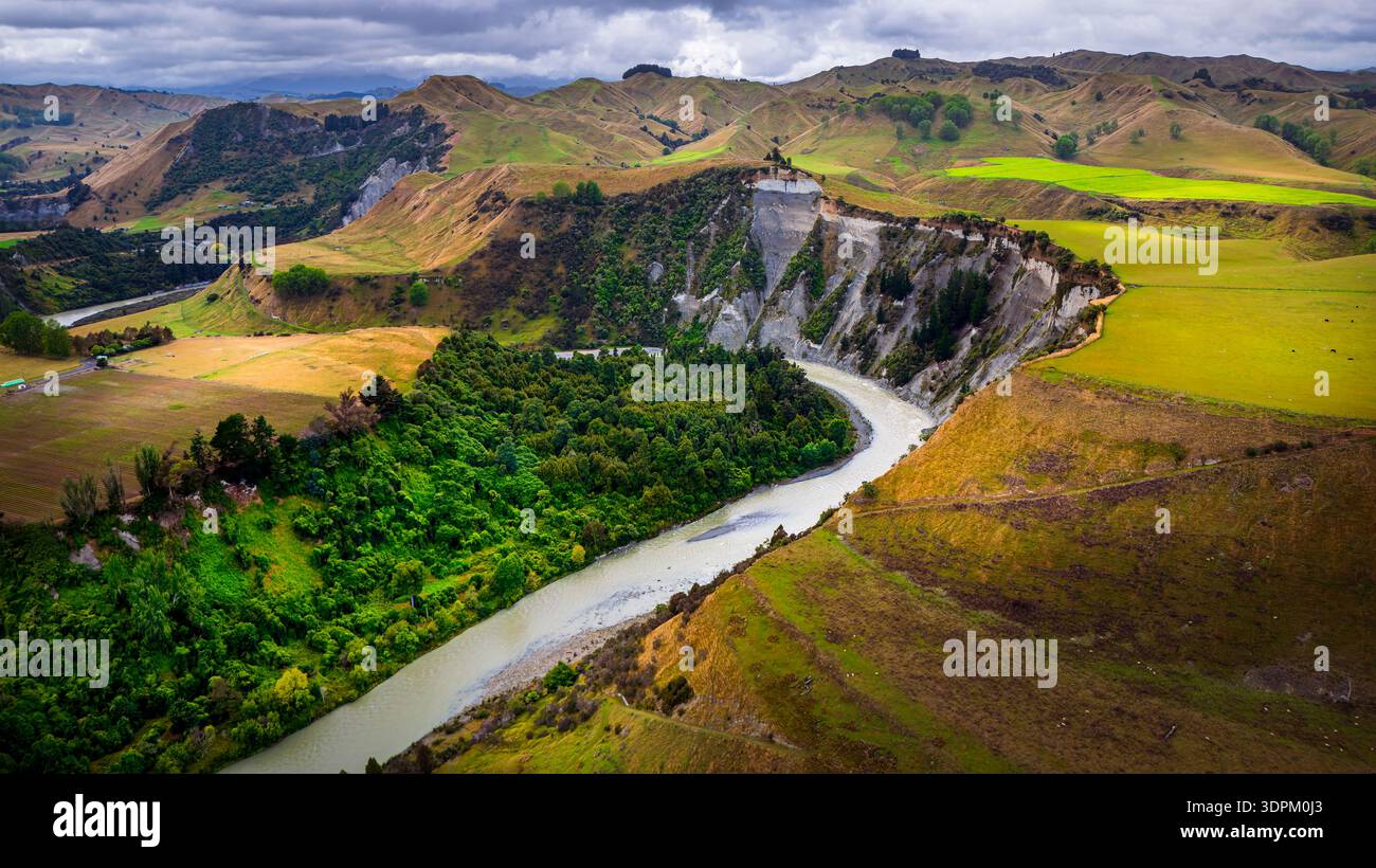 Rangitikei River Gorge, New zealand Stock Photo - Alamy