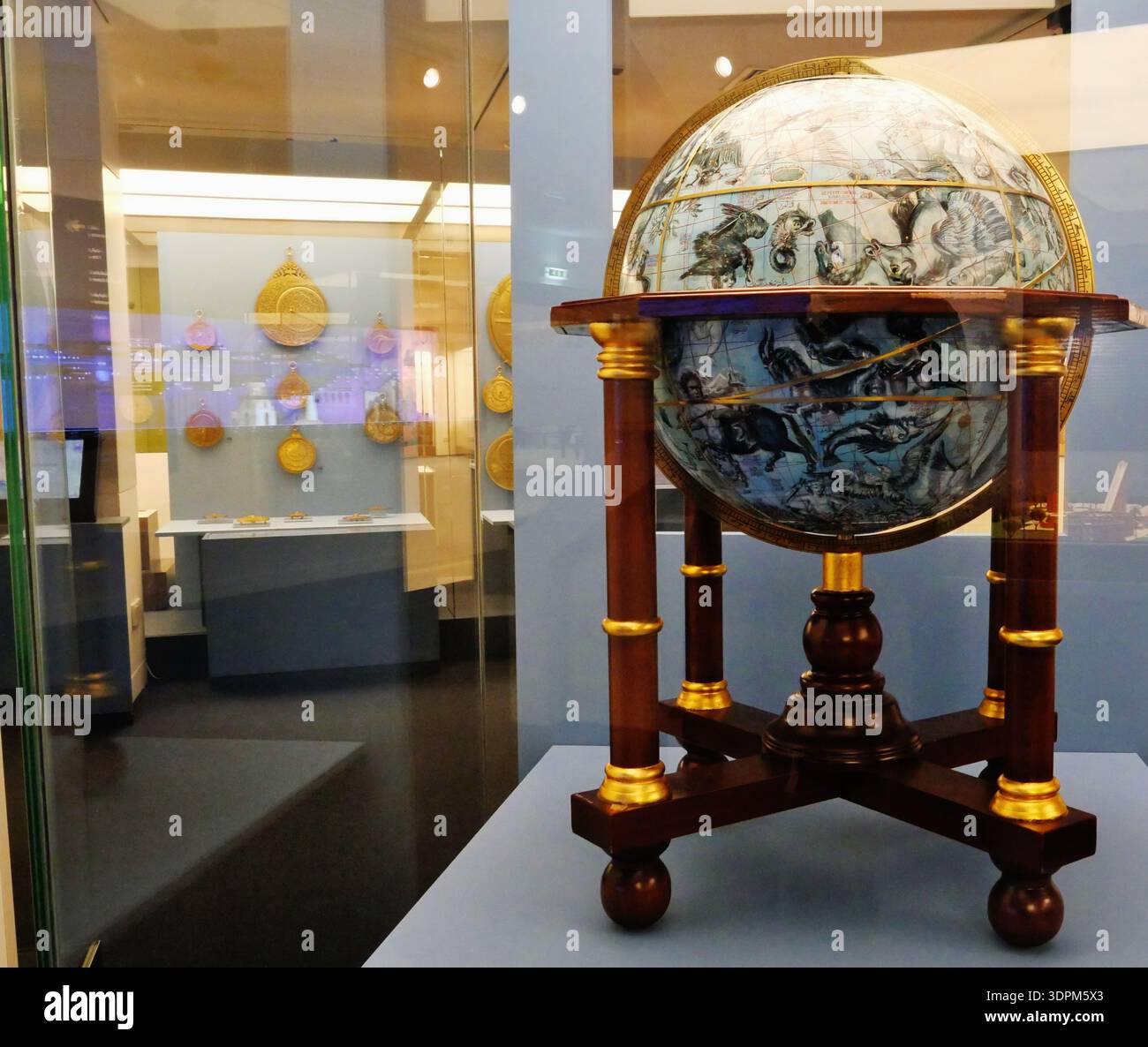 Astronomy chart islamic hi-res stock photography and images - Alamy