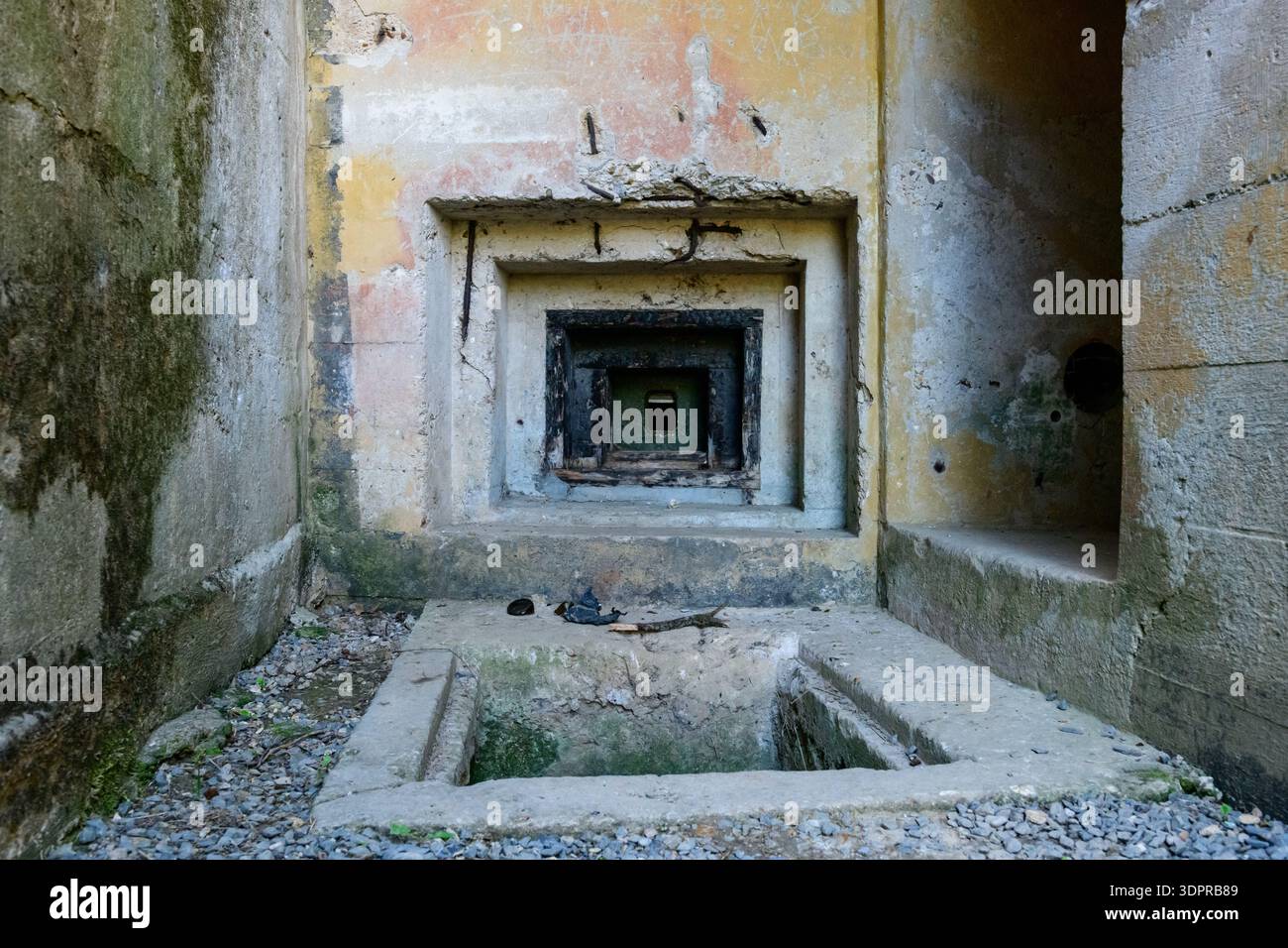 Featuring multiple layers hi-res stock photography and images - Alamy