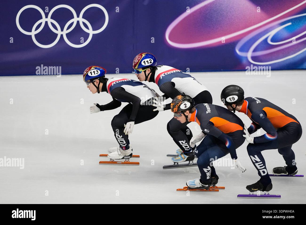 Team Korea and Team Netherlands hand off during the men's 5000m relay ...