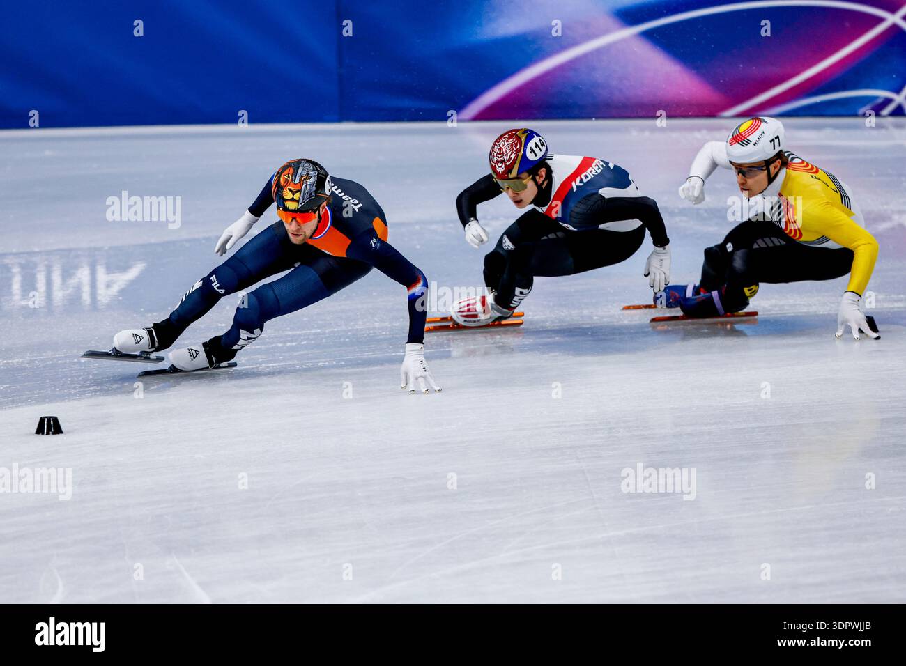 Friso Emons of the Netherlands and Dong Min Shin of Republic of Korea ...