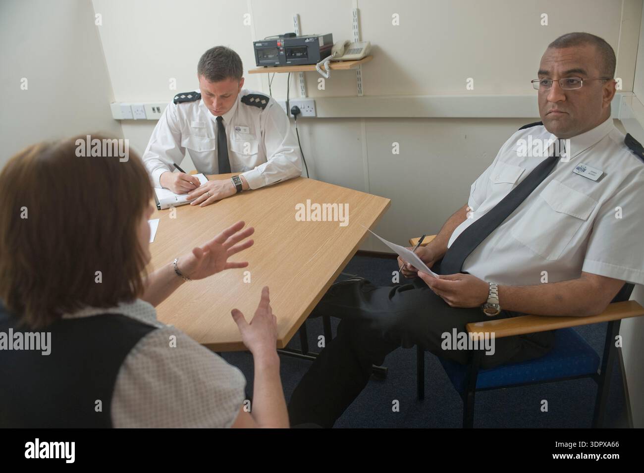 Police interviewing suspect hi-res stock photography and images - Alamy