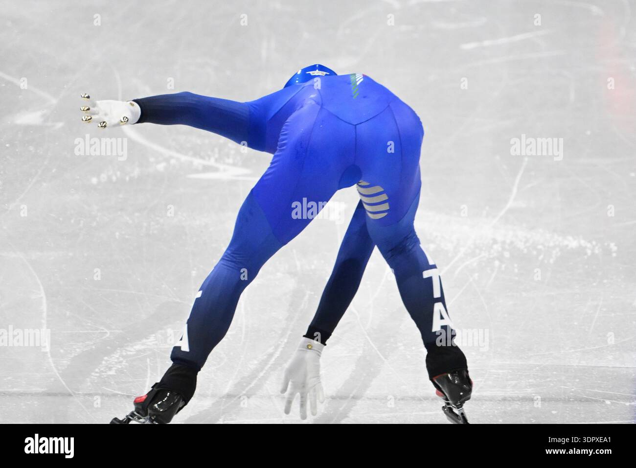 Pietro Sighel (Ita) Men 5000m relay crosses the finish line, Ice ...