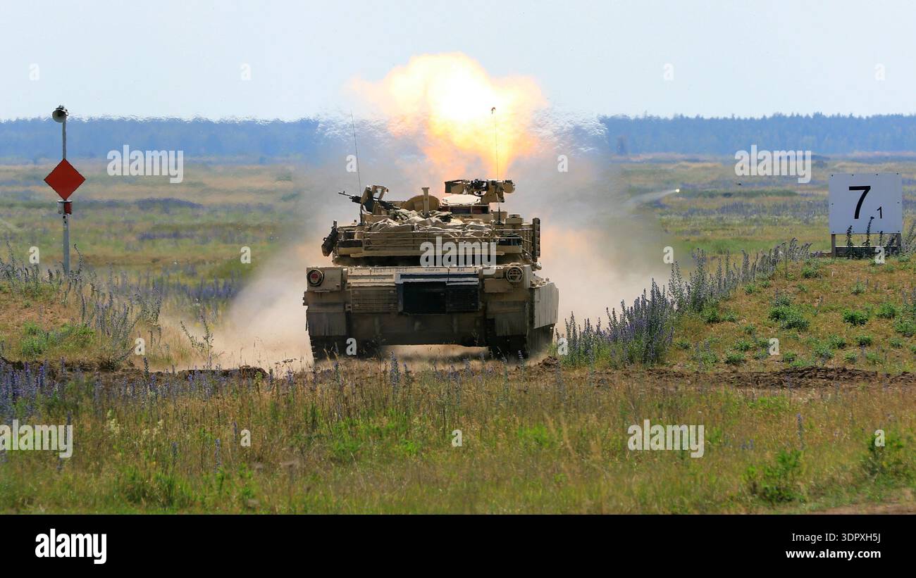 A U.S. Army M1A2 Abrams tank with Alpha Company, 1st Battalion, 9th ...