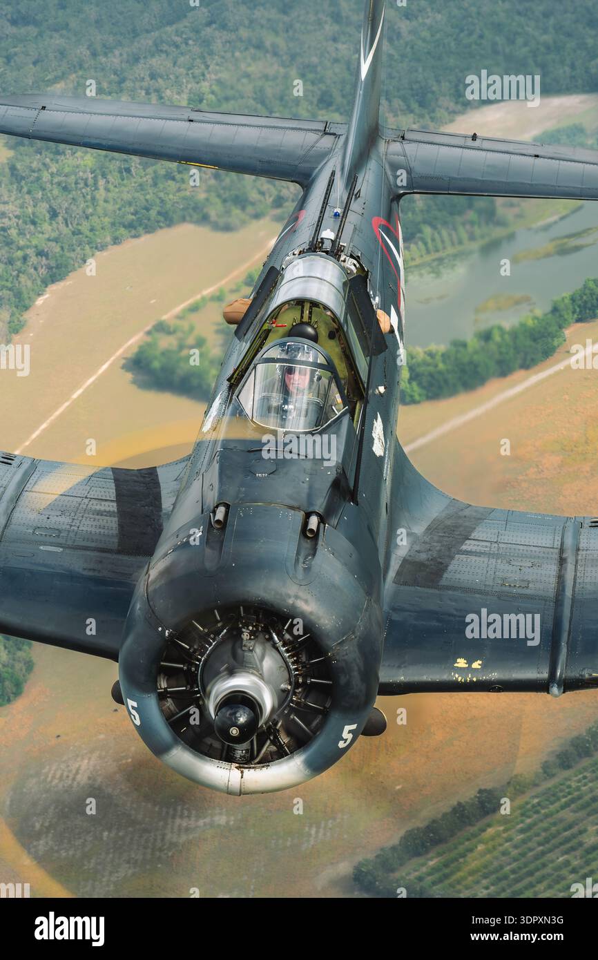 Overhead air-to-air view of Douglas SBD-5 Dauntless N82GA flying at Sun ...