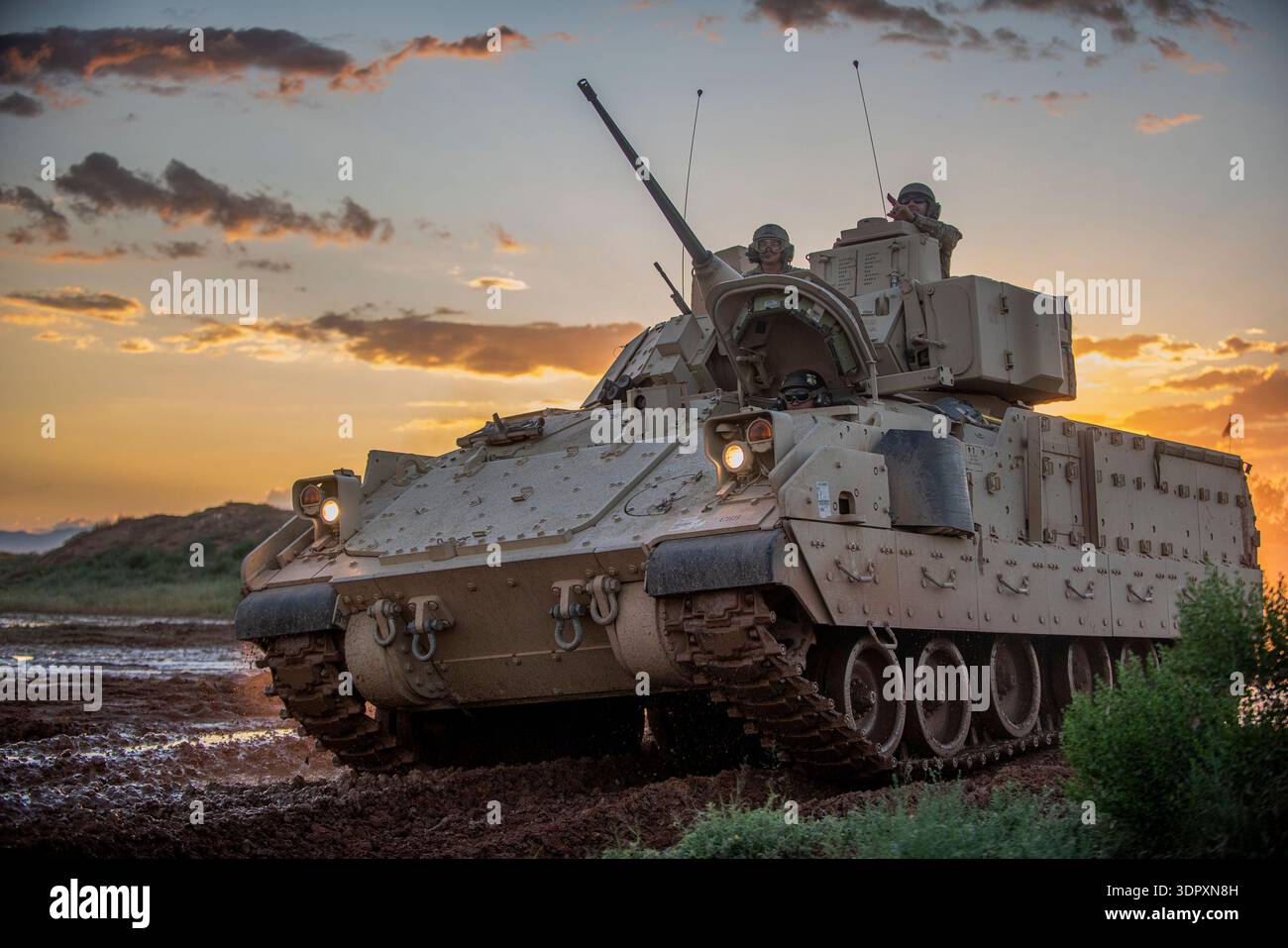 More than 600 Idaho Army National Guard Soldiers, joined by Soldiers ...