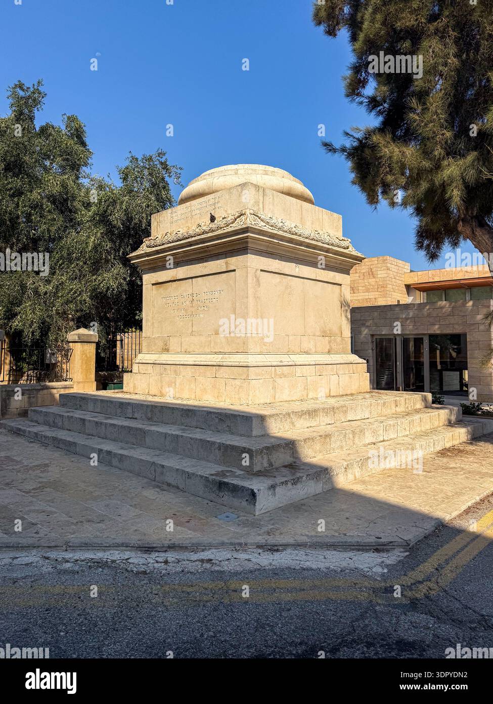 Stepped stone pedestal hi-res stock photography and images - Alamy