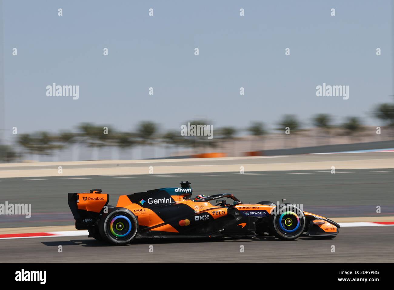 #81 Oscar Piastri (AUS) McLaren Mastercard F1 Team (GBR) MCL40A ...