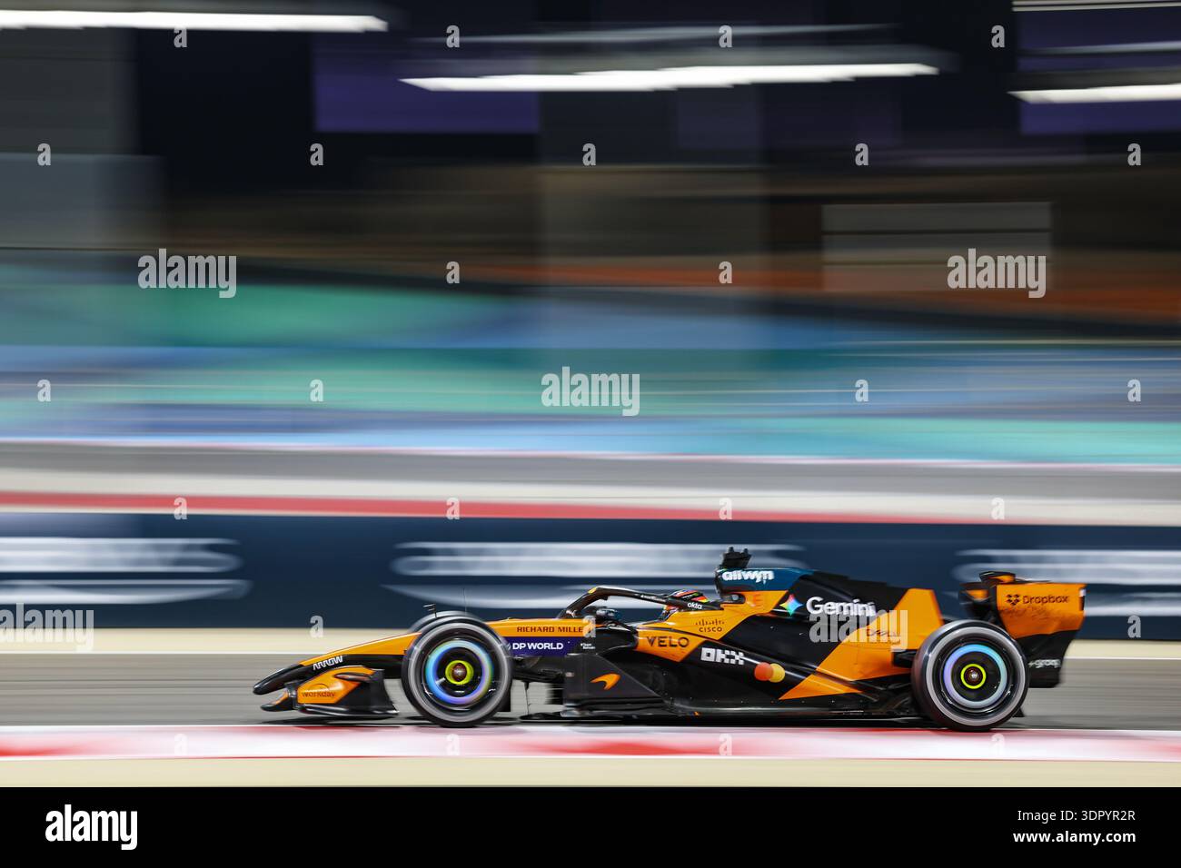 #81 Oscar Piastri (AUS) McLaren Mastercard F1 Team (GBR) MCL40A ...