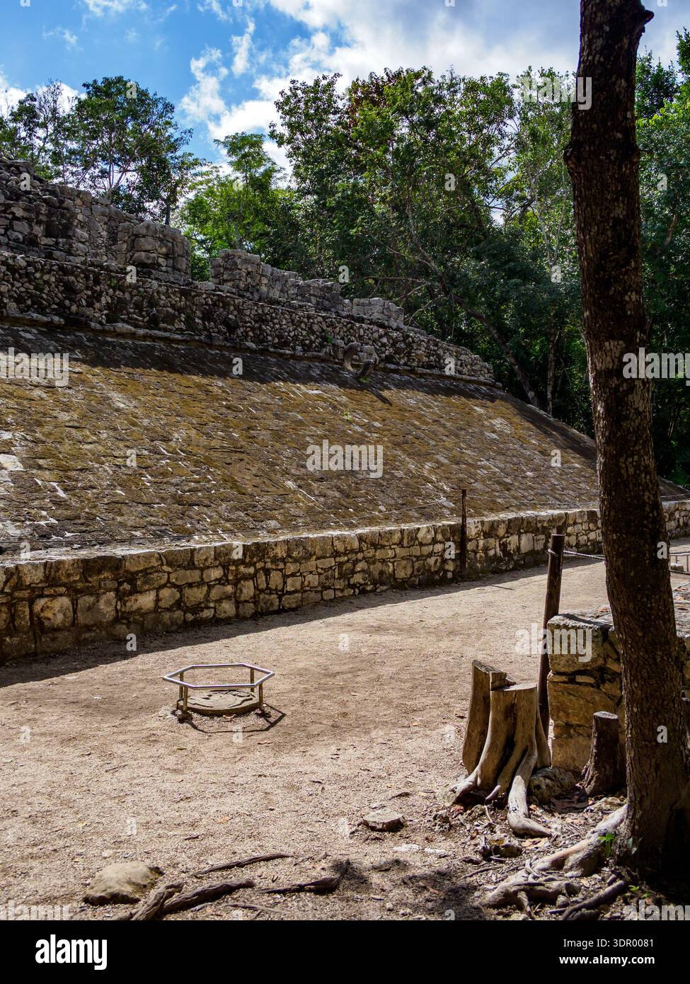 Stone ball courts hi-res stock photography and images - Alamy