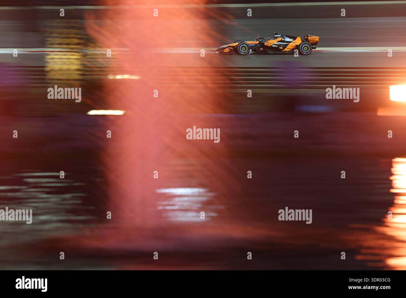 #81 Oscar Piastri (AUS) McLaren Mastercard F1 Team (GBR) MCL40A ...