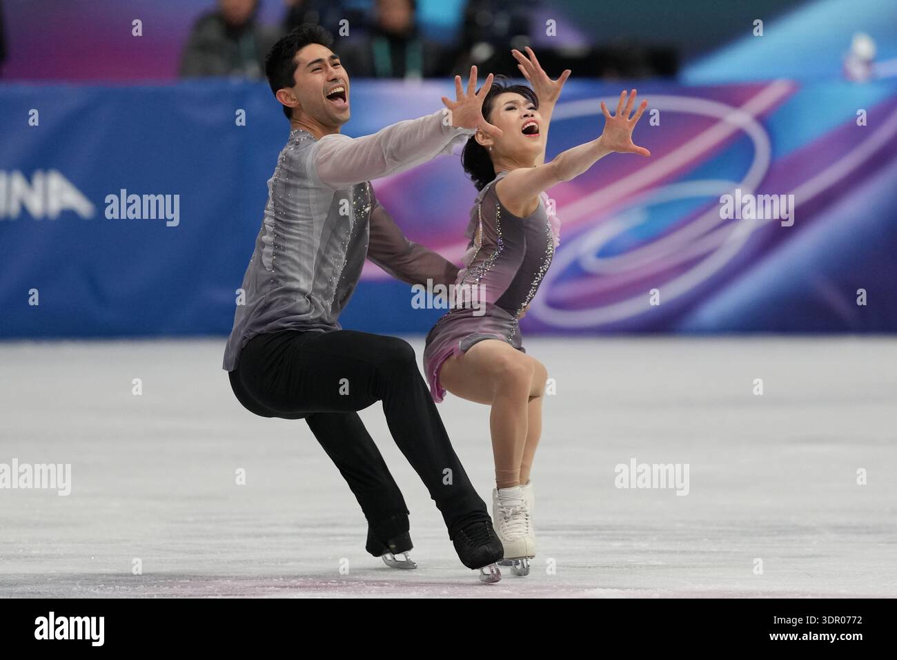 Emily Chan and Spencer Akira Howe of the United States compete during ...