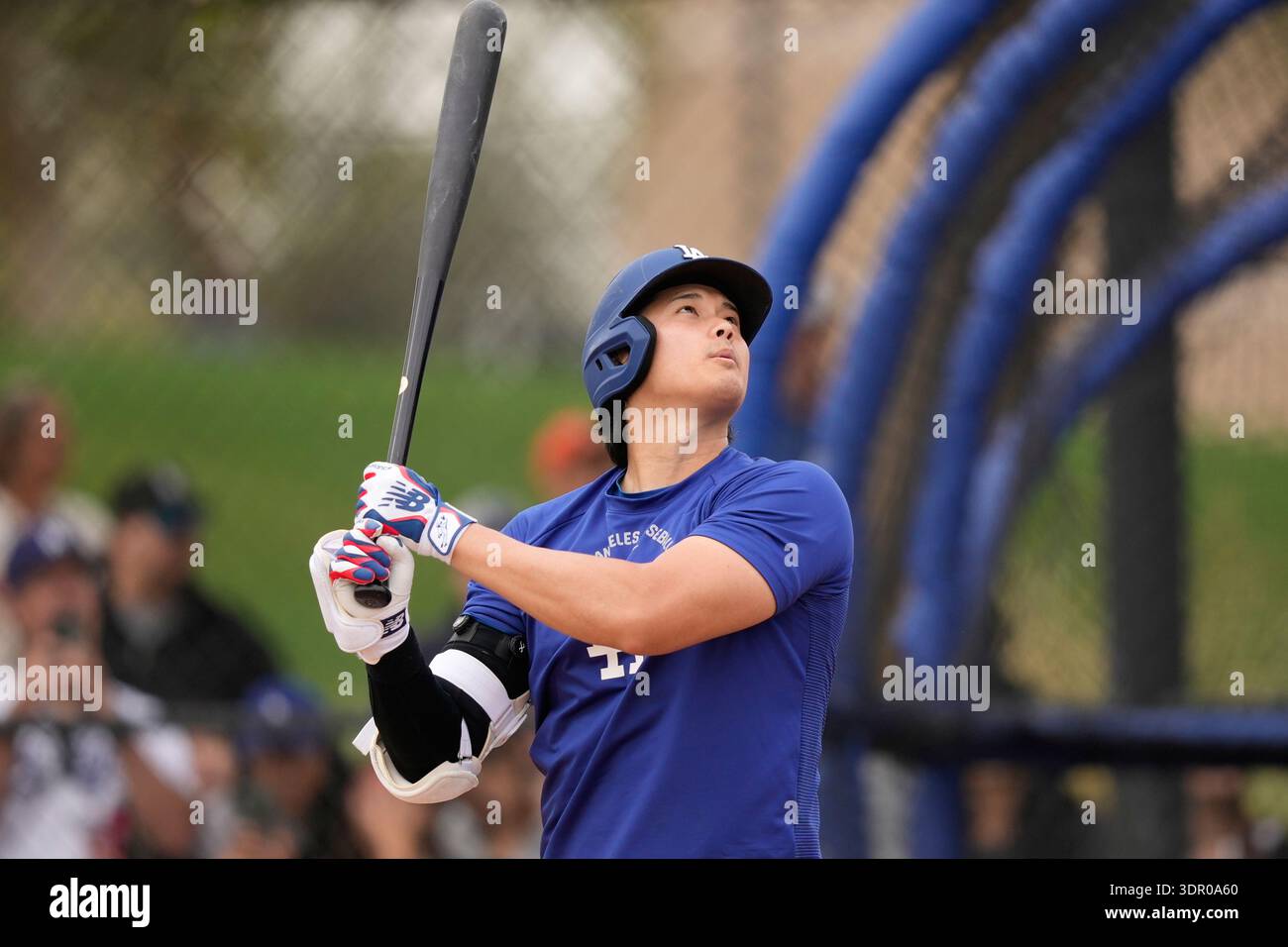 Los Angeles Dodgers' Shohei Ohtani (17) works out during spring ...