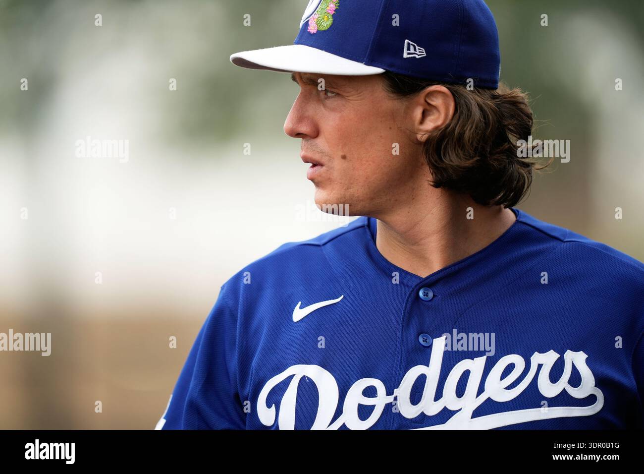 Los Angeles Dodgers pitcher Tyler Glasnow (31) works out during spring ...