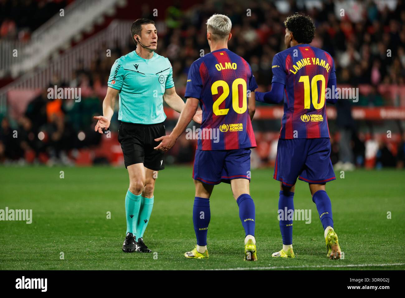 Barcelona's Dani Olmo and Lamine Yamal complain to the referee, Cesar ...