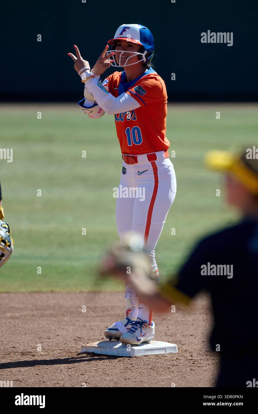 Florida Gators Gabi Comia (10) celebrates while on second base during ...