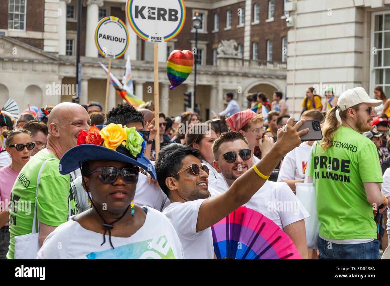 Crowd celebrating in street hi-res stock photography and images - Alamy