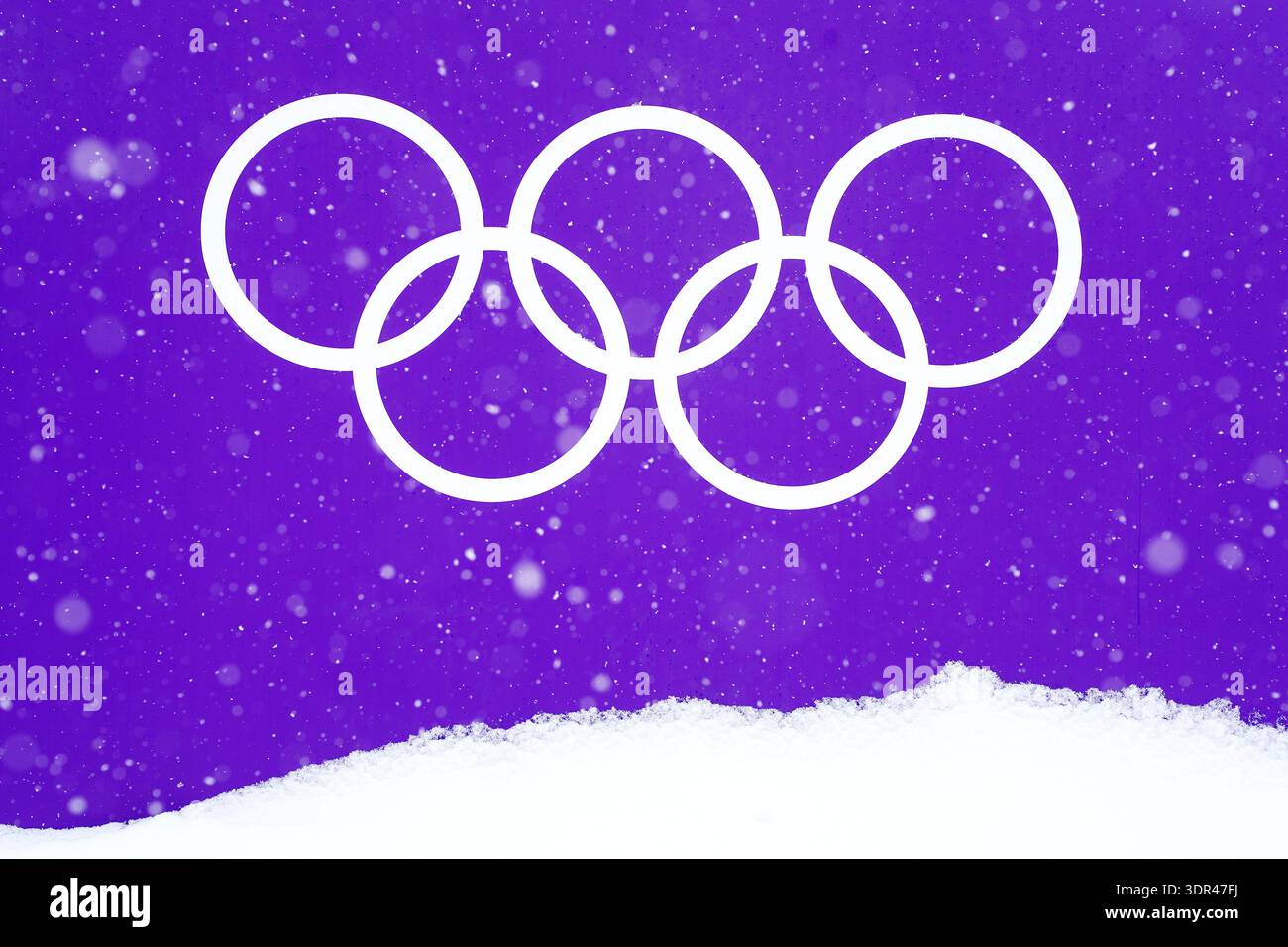 The Olympic Rings as heavy snow falls ahead of the delayed Women's ...