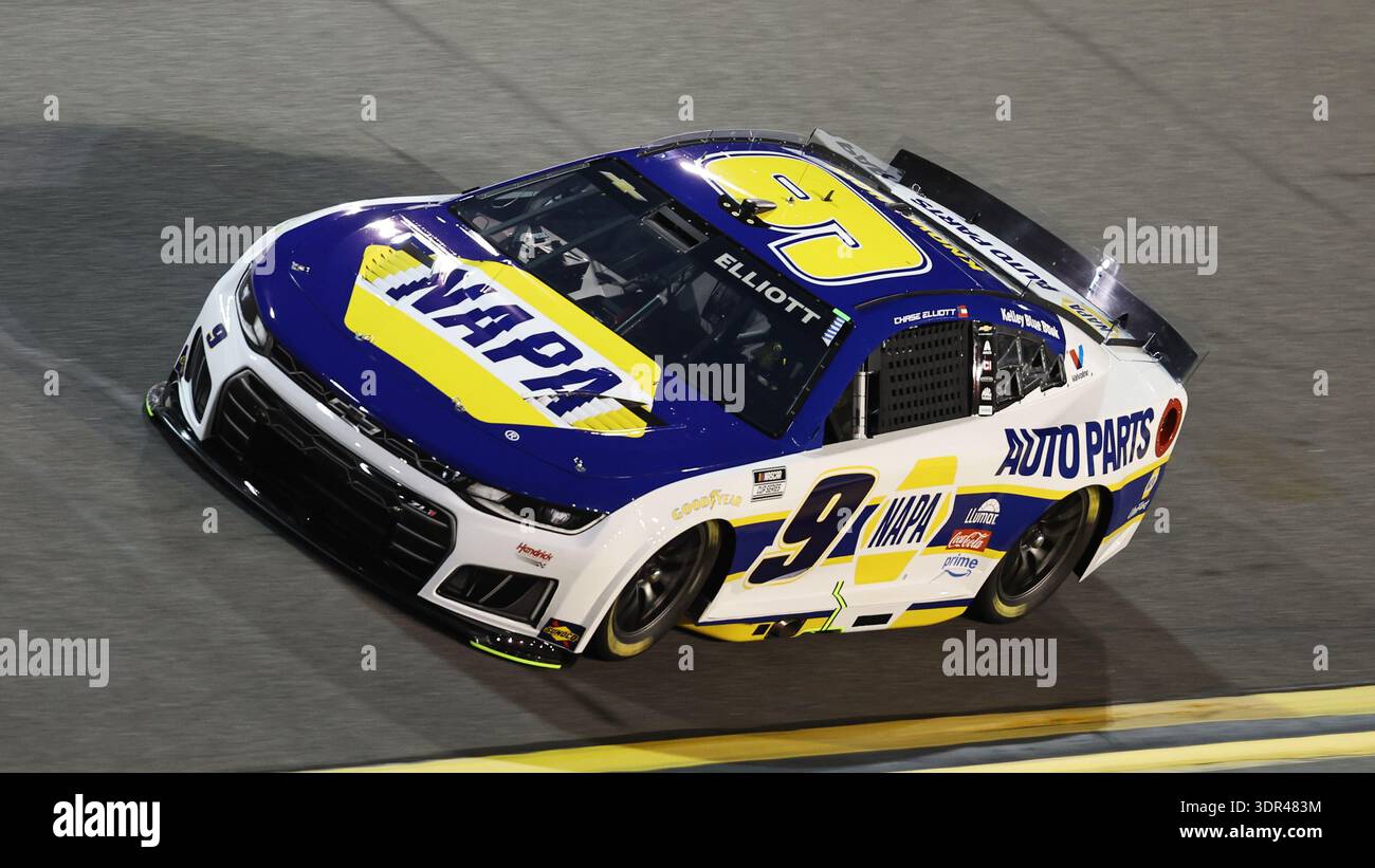#9: Chase Elliott, during qualifying for a NASCAR Daytona 500 auto race ...