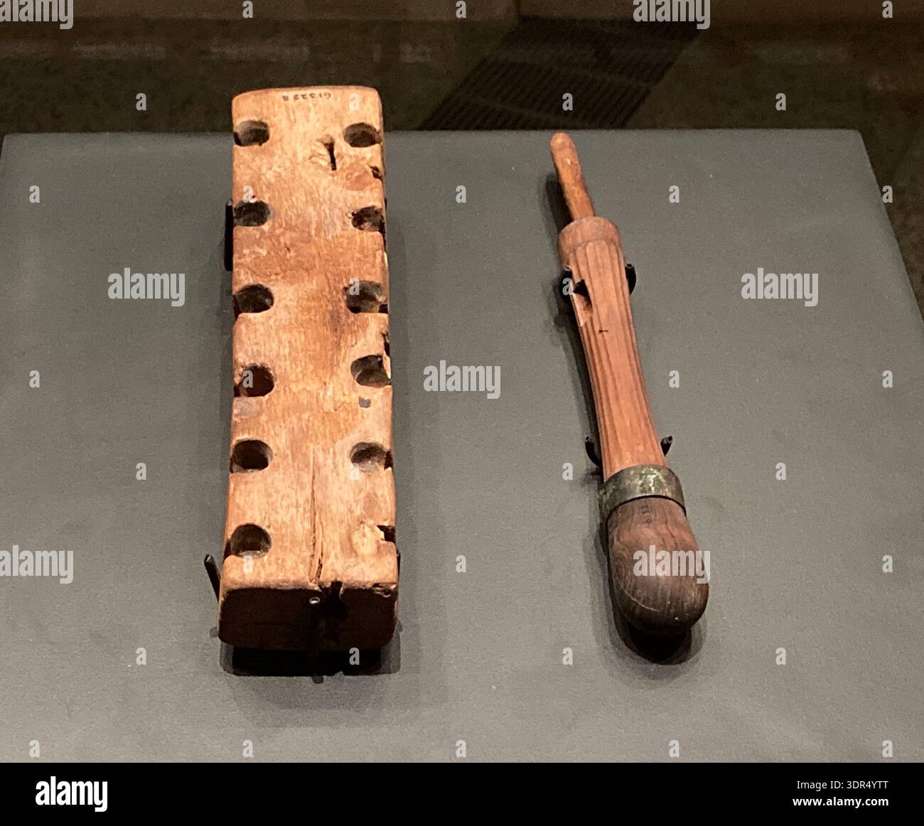 King tutankhamun's tomb smartphone stock photos and images - Alamy