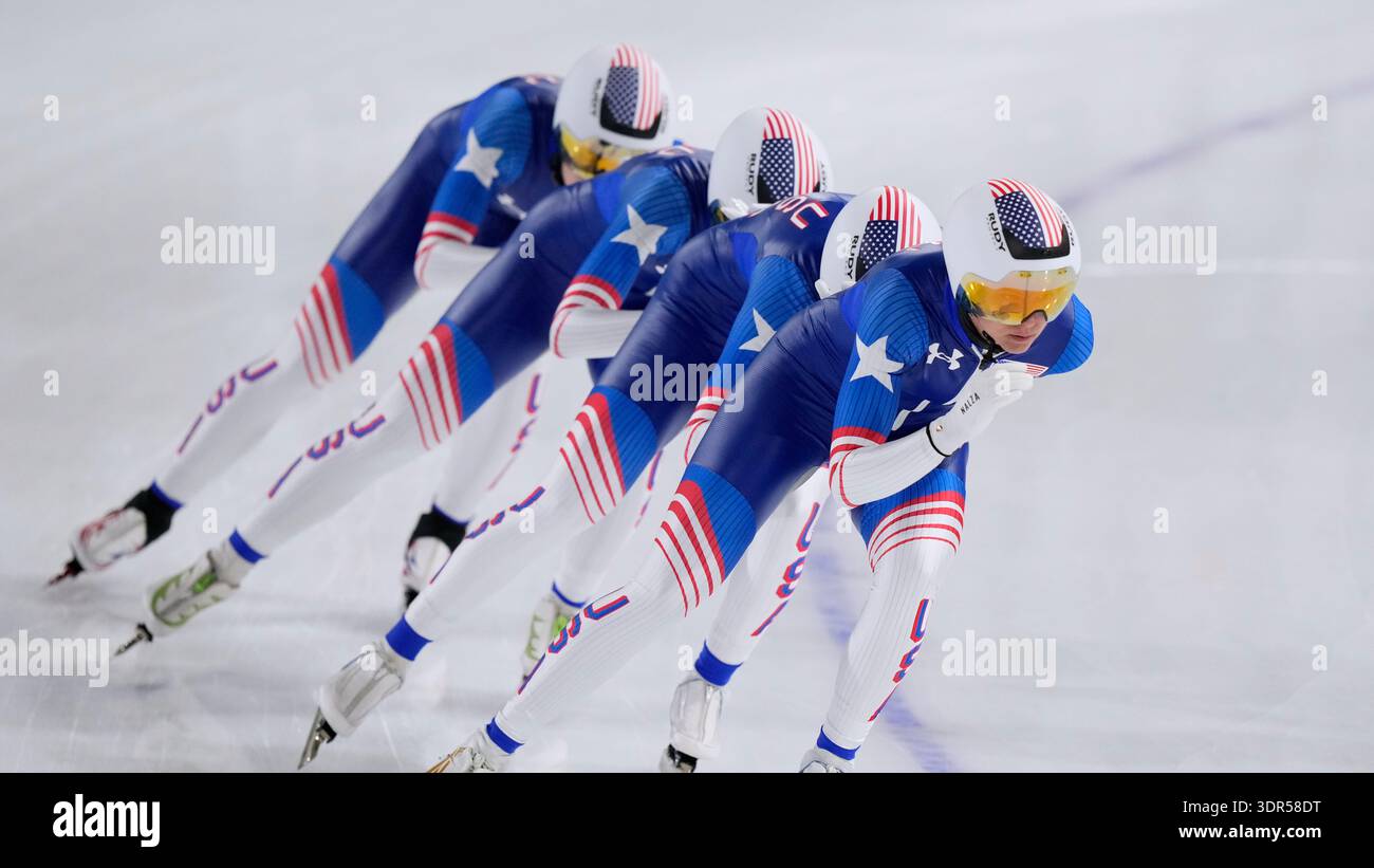 Team USA with Giorgia Birkeland, Brittany Bowe, Mia Manganello and ...