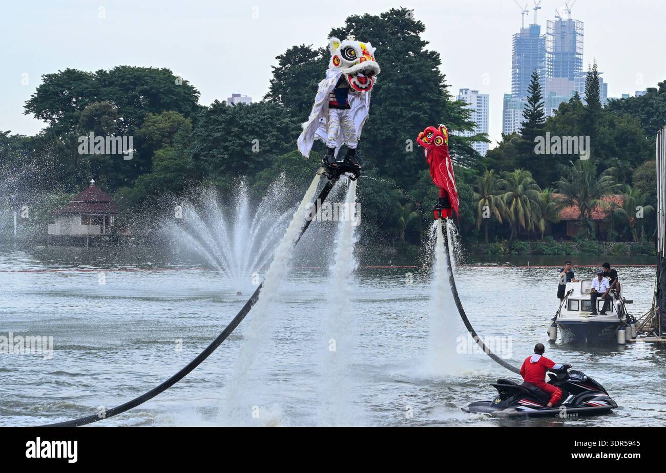 (260217) -- JAKARTA, Feb. 17, 2026 (Xinhua) -- Actors perform lion ...