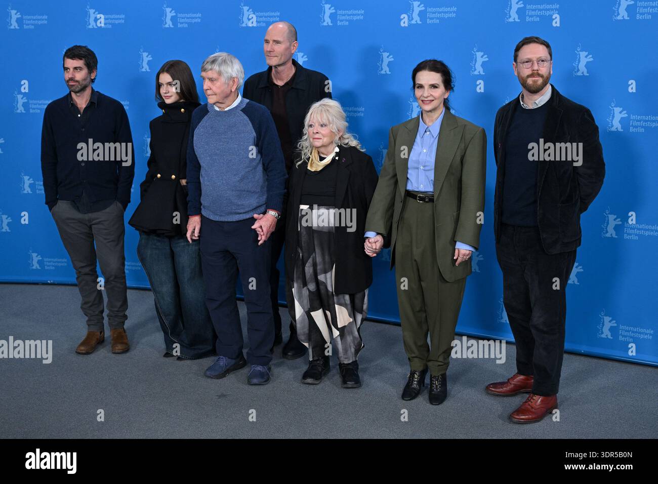 Adolpho Veloso, Florence Hunt, Tom Courtenay, Anna Calder-Marshall ...