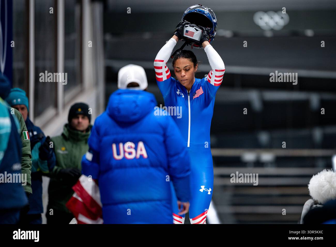 LOVE Kaysha (USA) im Ziel, ITA, Olympische Spiele Milano Cortina 2026 ...