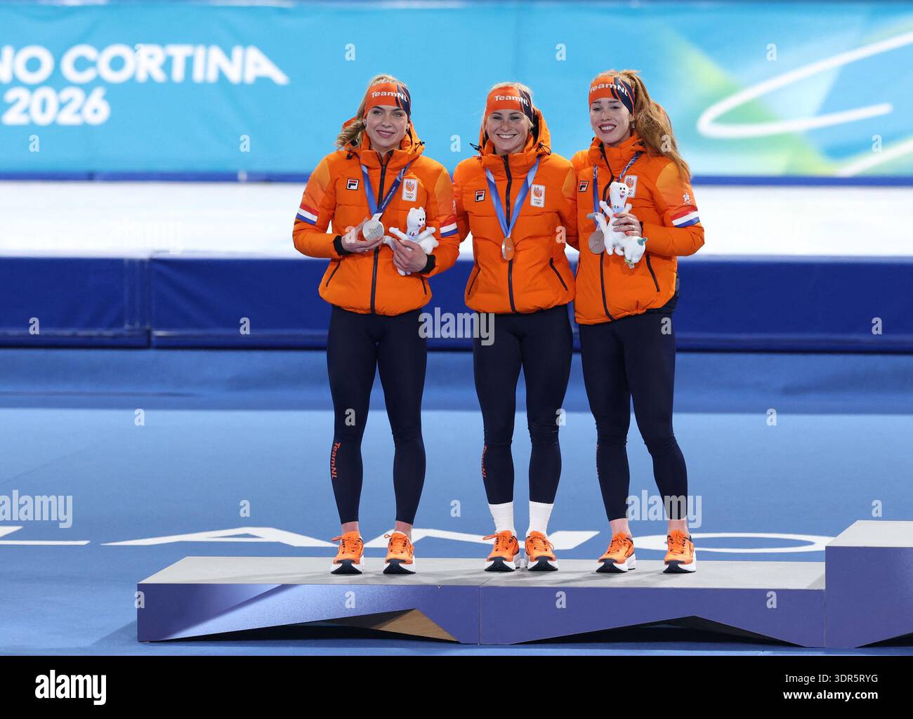 Netherlands women's team celebrates their bronze medals after Speed ...
