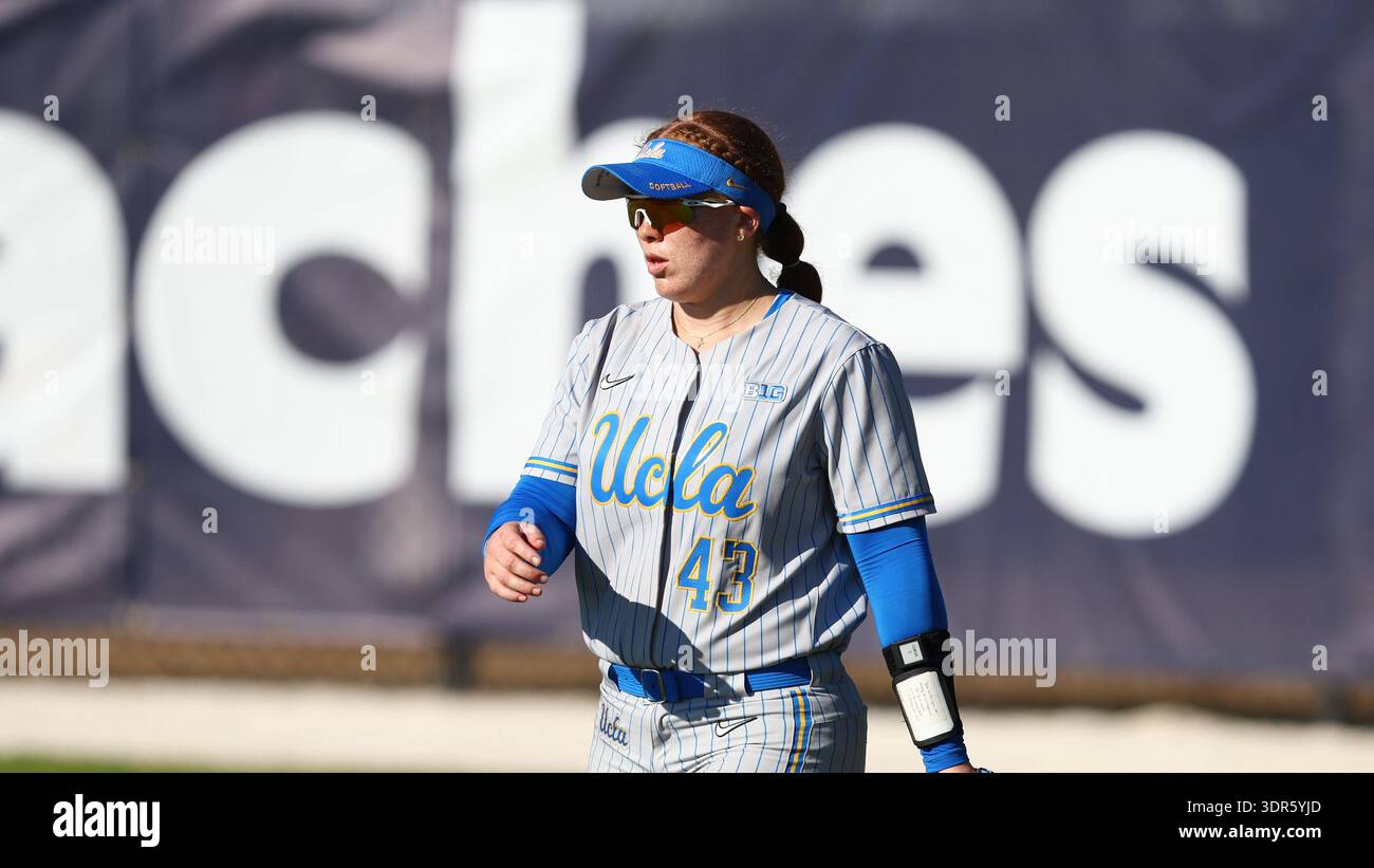 UCLA utility Megan Grant (43) gets set at her position agains the ...