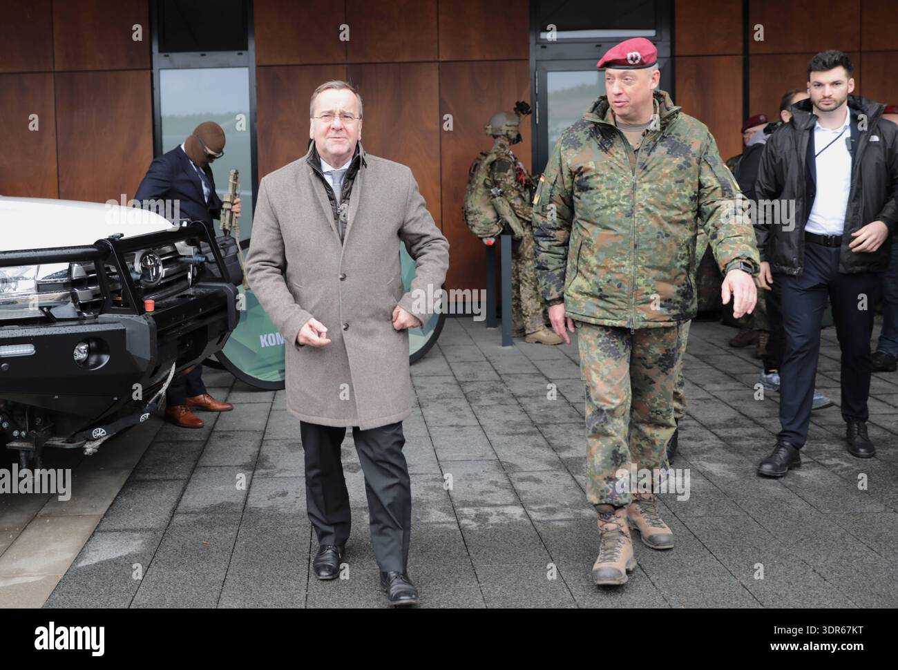 Besuch des Bundesverteidigungsministers Boris Pistorius beim Kommando ...