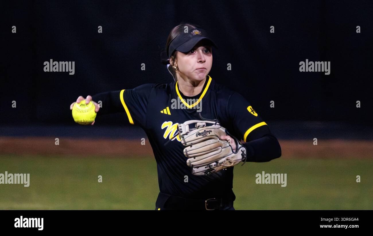 Northern Kentucky's Lexy Morris (14) makes a throw during an NCAA ...