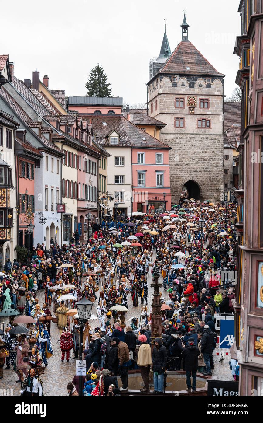 17 February 2026, Baden-Württemberg, Rottweil: Numerous jesters walk ...