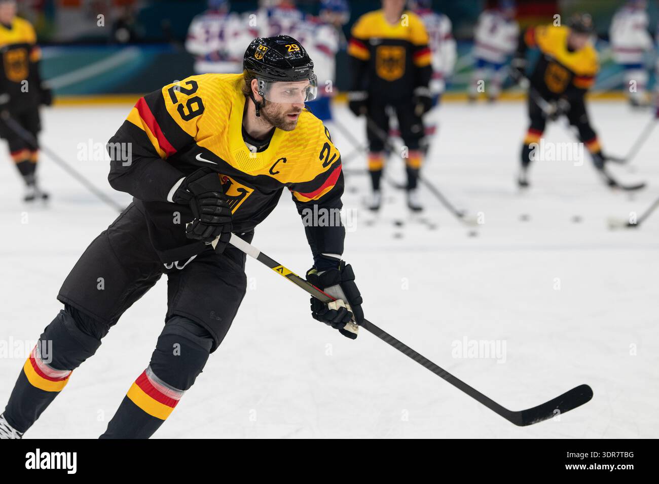 Mailand, Italy. 15th Feb, 2026. Leon Draisaitl (Germany, 29) in action ...