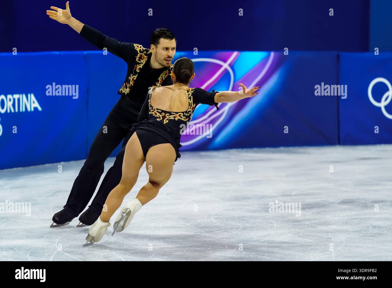 Rebecca Ghilardi and Flilippo of Italy perform during the Figure ...
