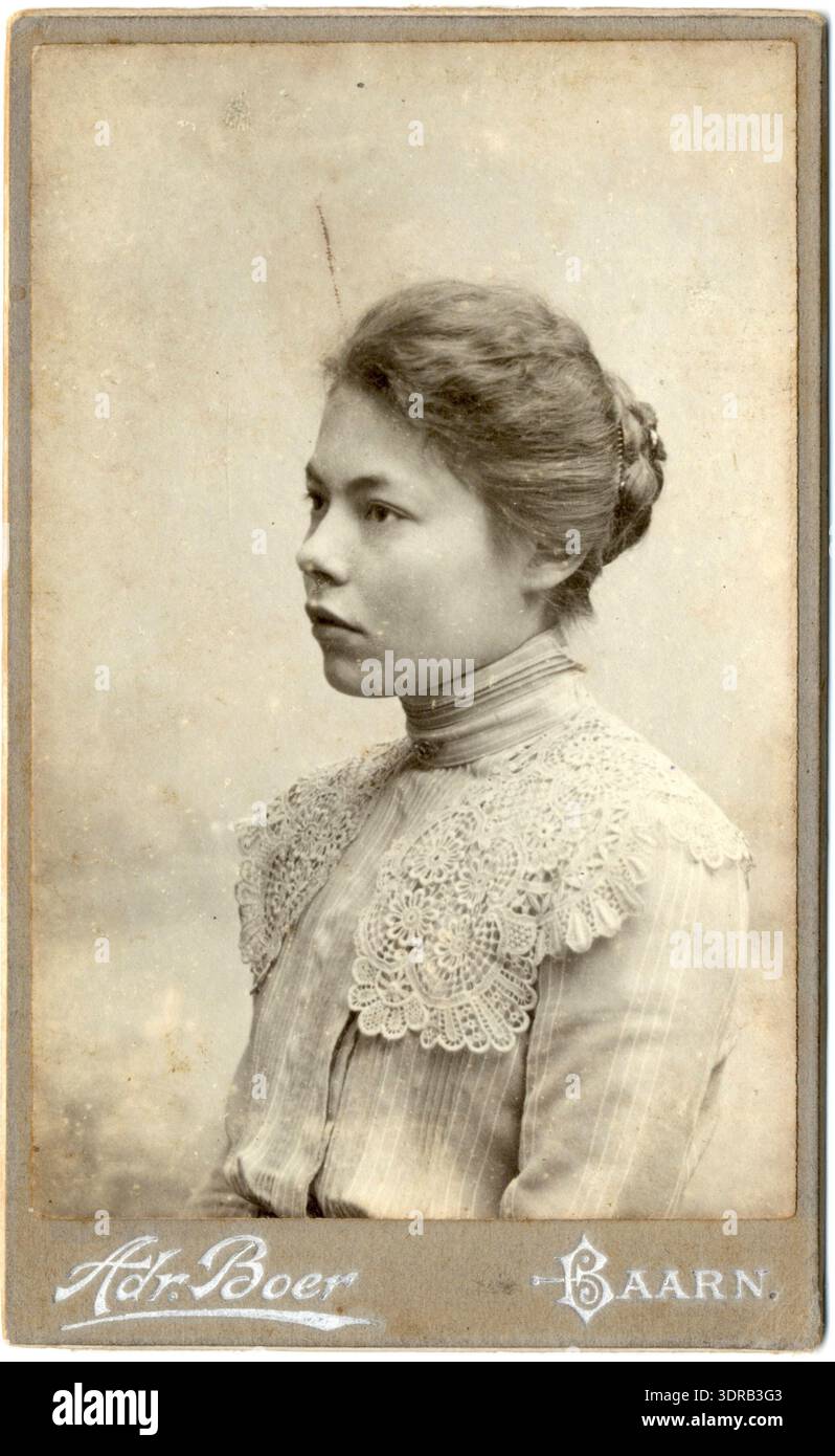 Providing insight into professional female portrait photography hi-res ...