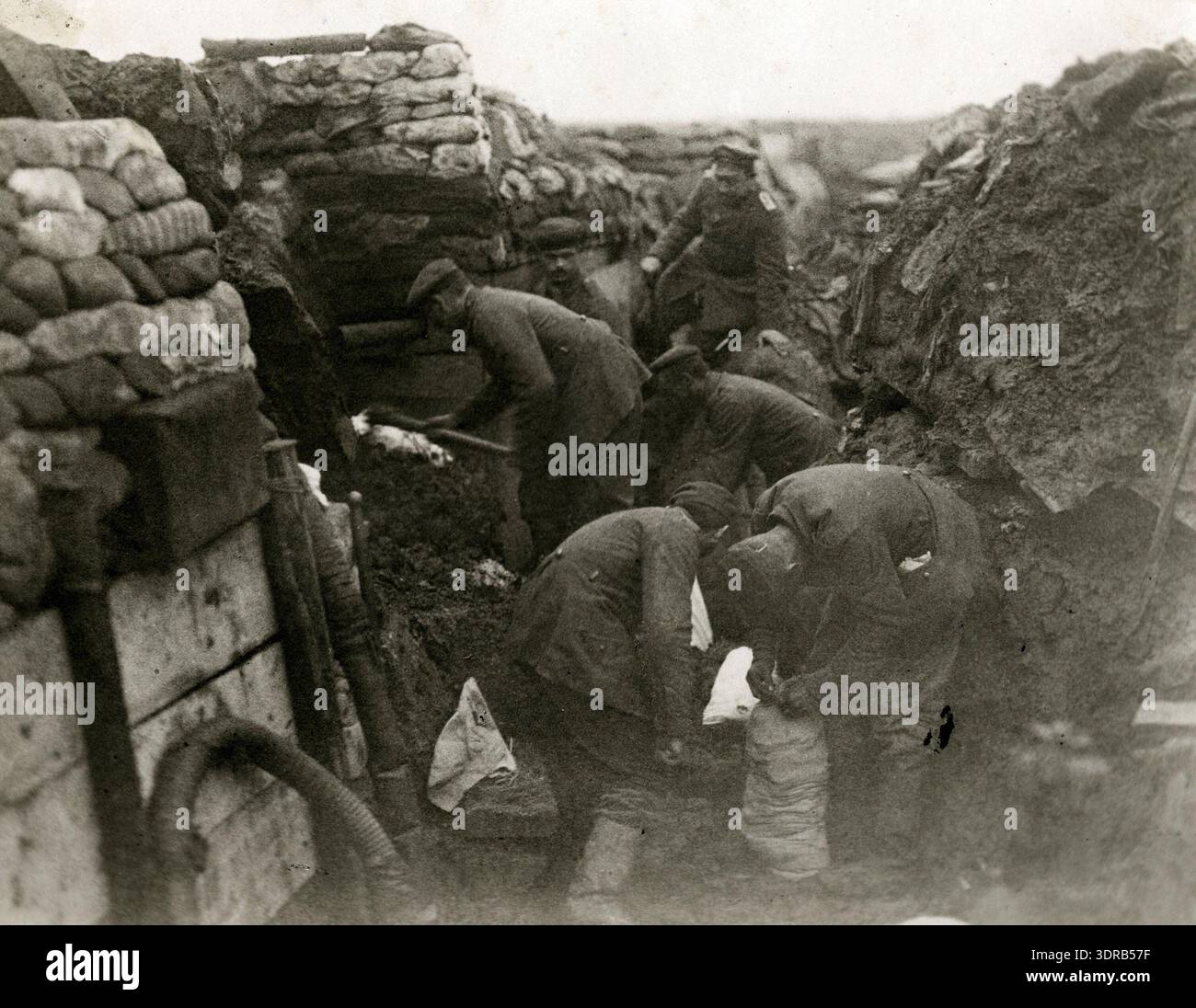 During the first world war soldiers deepen hi-res stock photography and ...