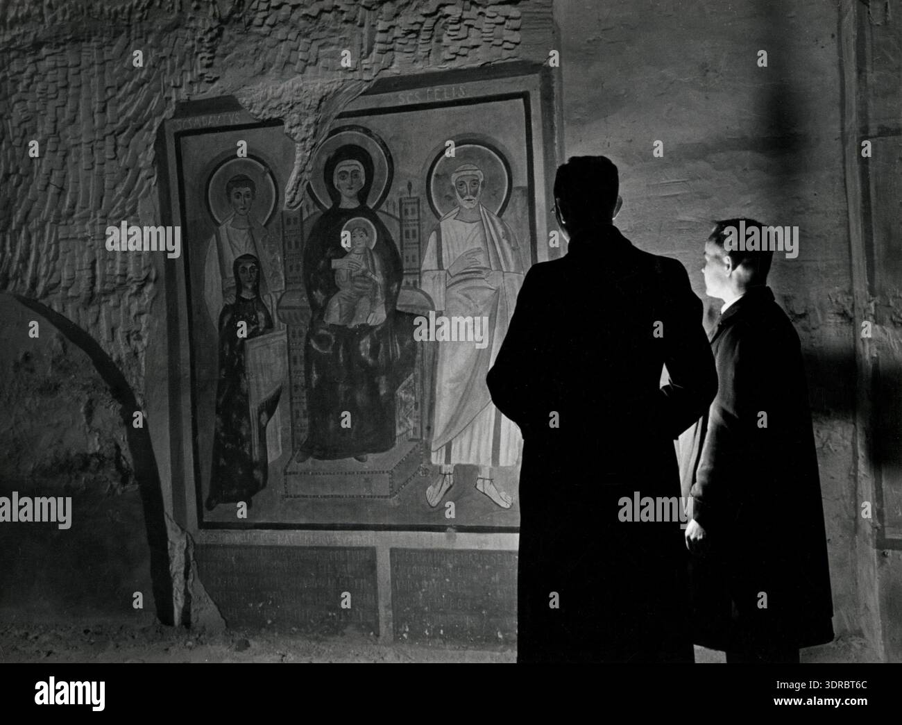 Early 20th century exploration of subterranean spaces hi-res stock ...