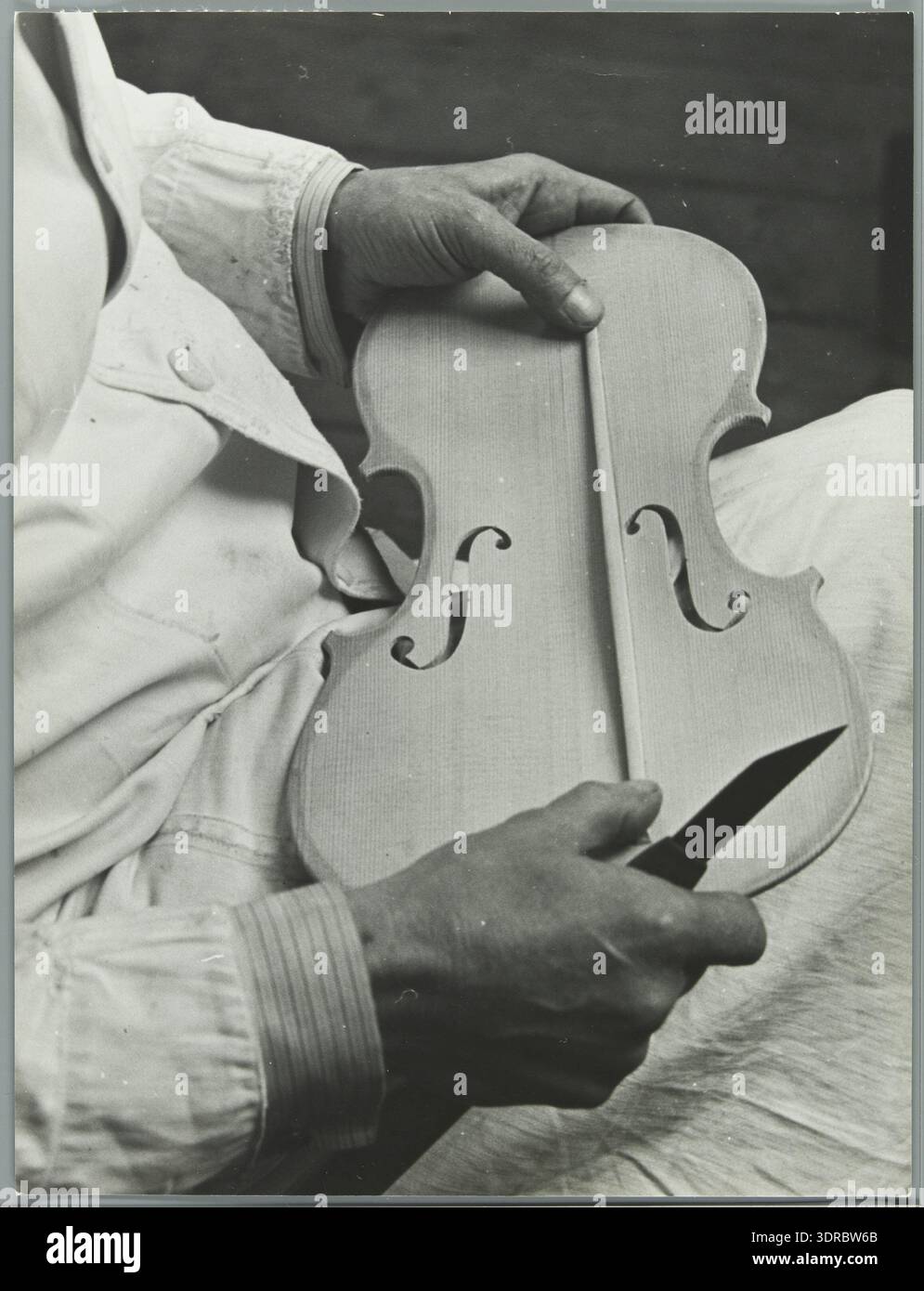 Early 20th century lutherie hi-res stock photography and images - Alamy