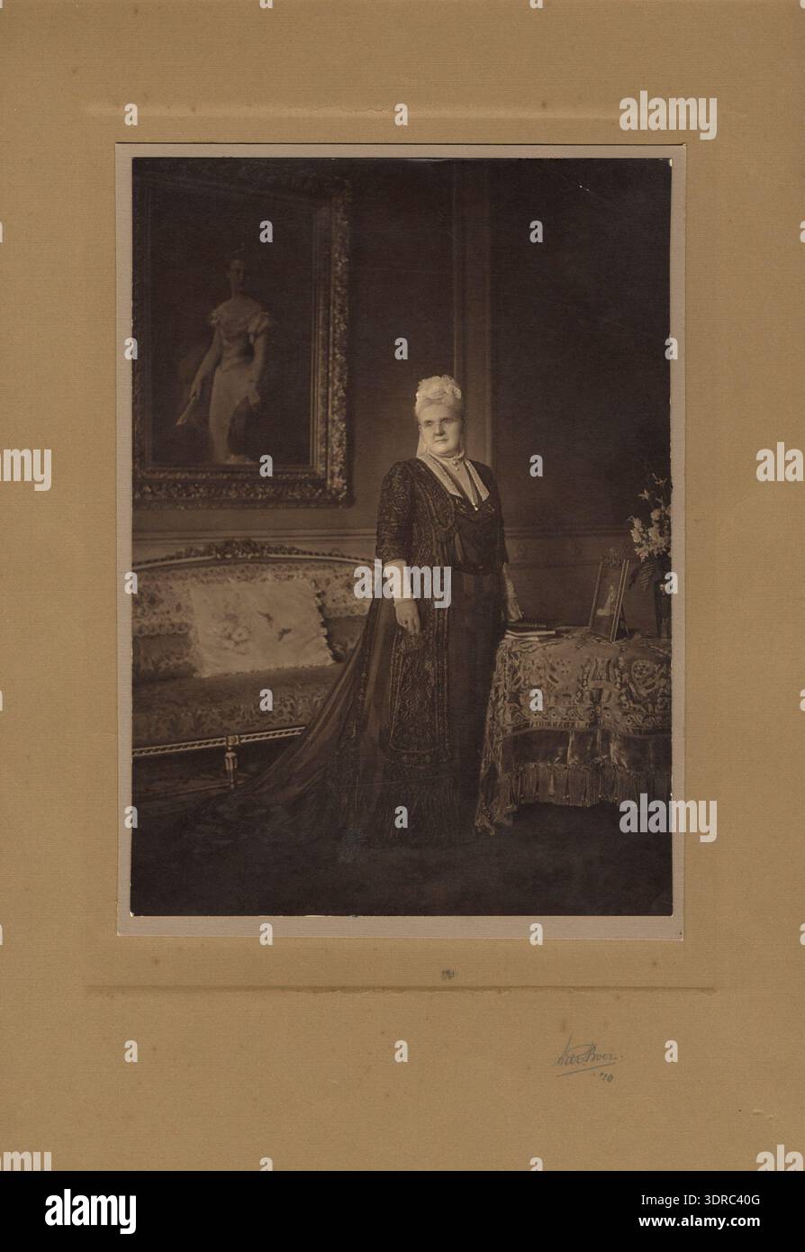 This 1910 portrait photograph by adriaan boer depicts queen emma hi-res ...