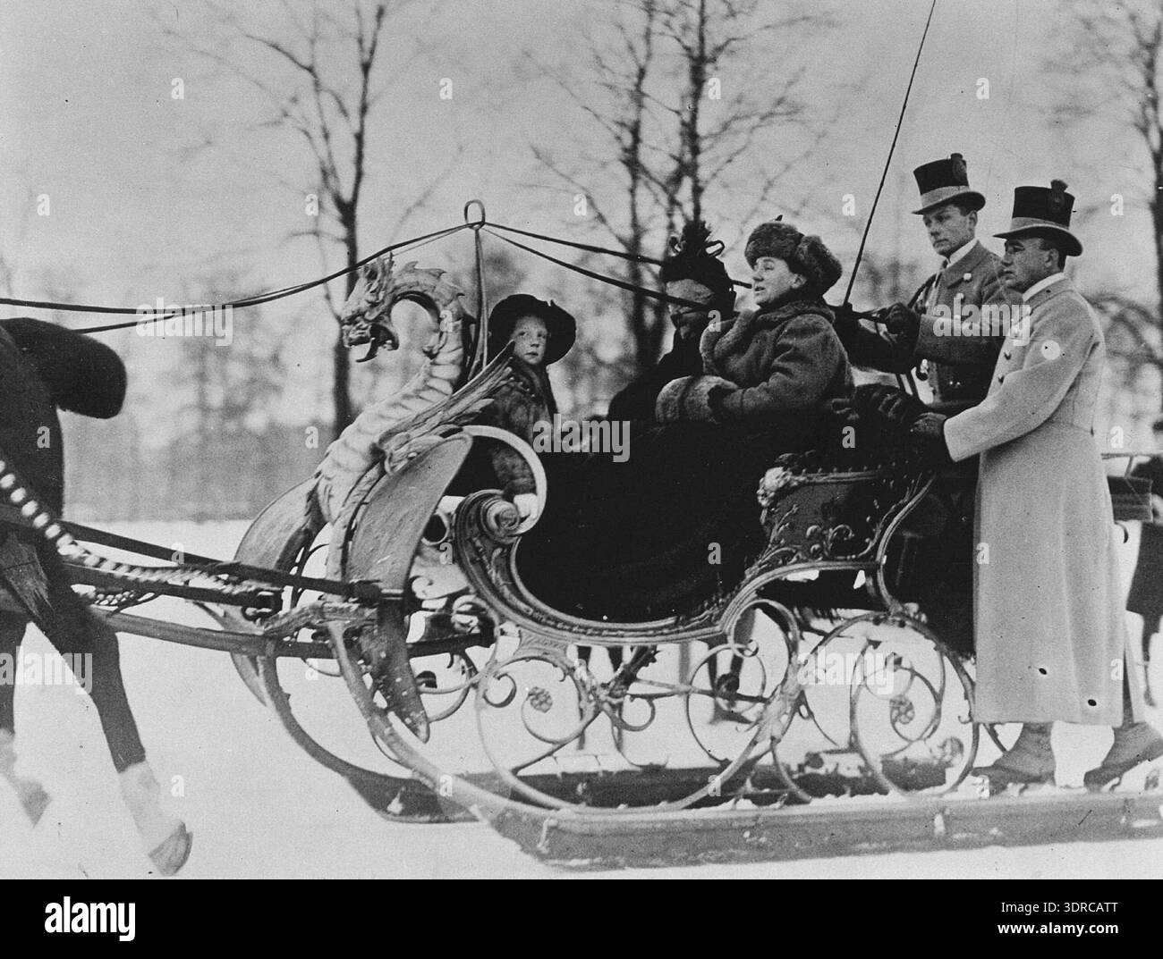 Princess juliana during a sledge ride through haagse bos hi-res stock ...