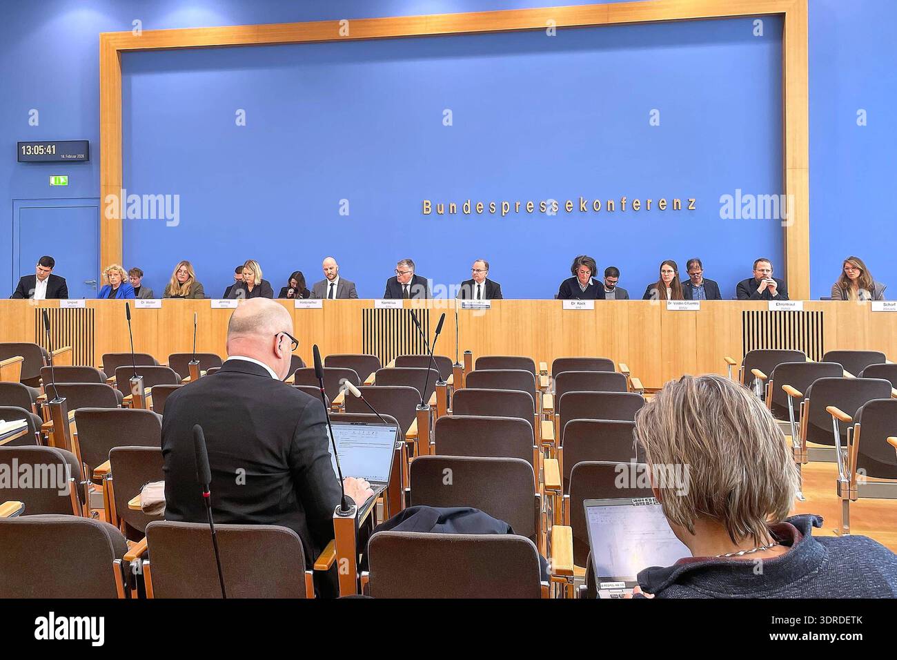 Berlin, Deutschland, 18.02.2026: Bundespressekonferenz ...