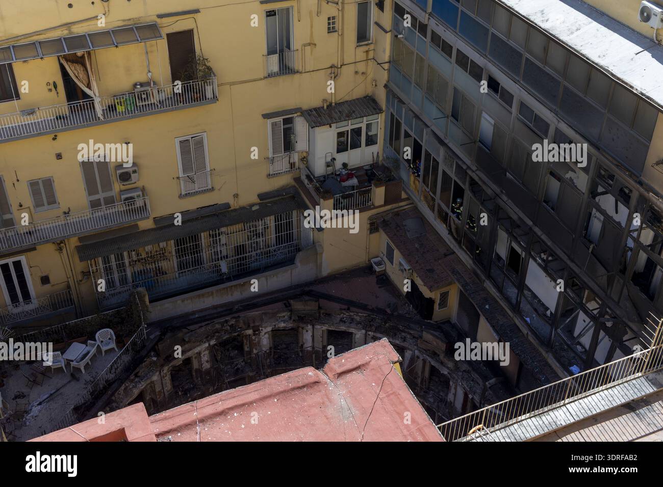 Naples Sannazaro Theater the day after the fire, surveys and checks by ...