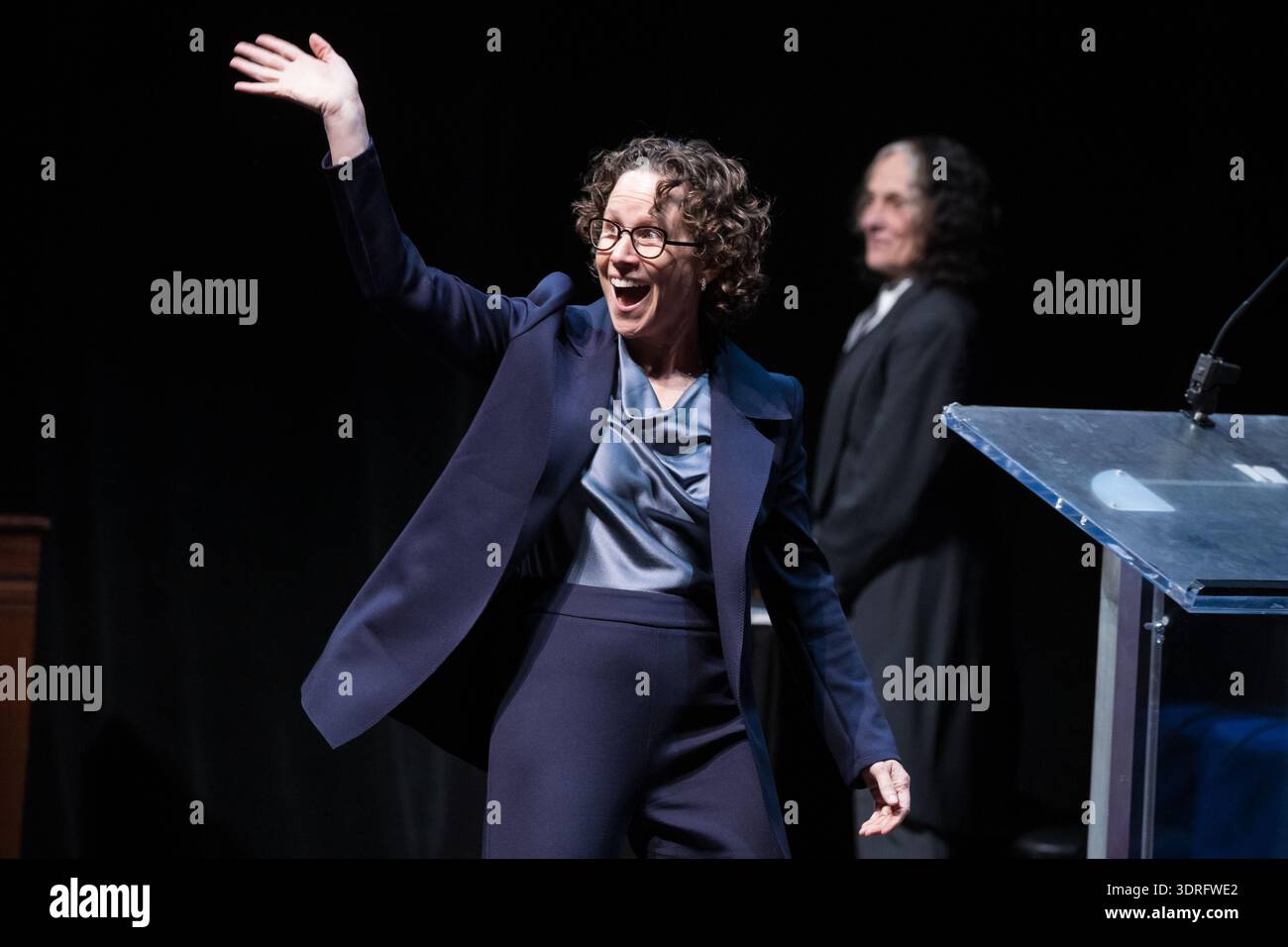 Attorney Karen Dunn takes part in a mock trial at Harman Hall in ...