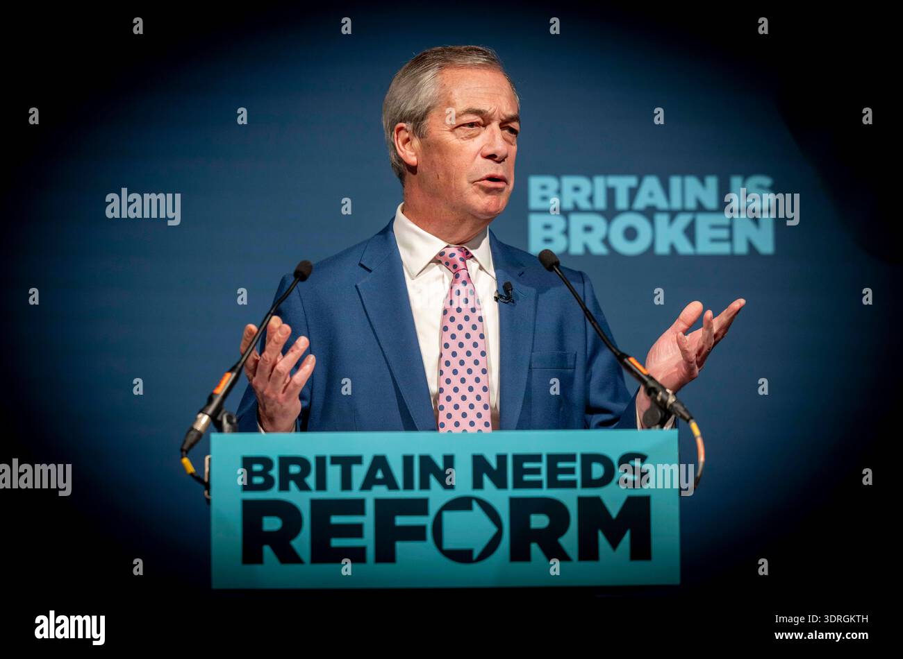 London, UK 18th Feb 2026 Nigel Farage introduces Robert Jenrick. Reform ...