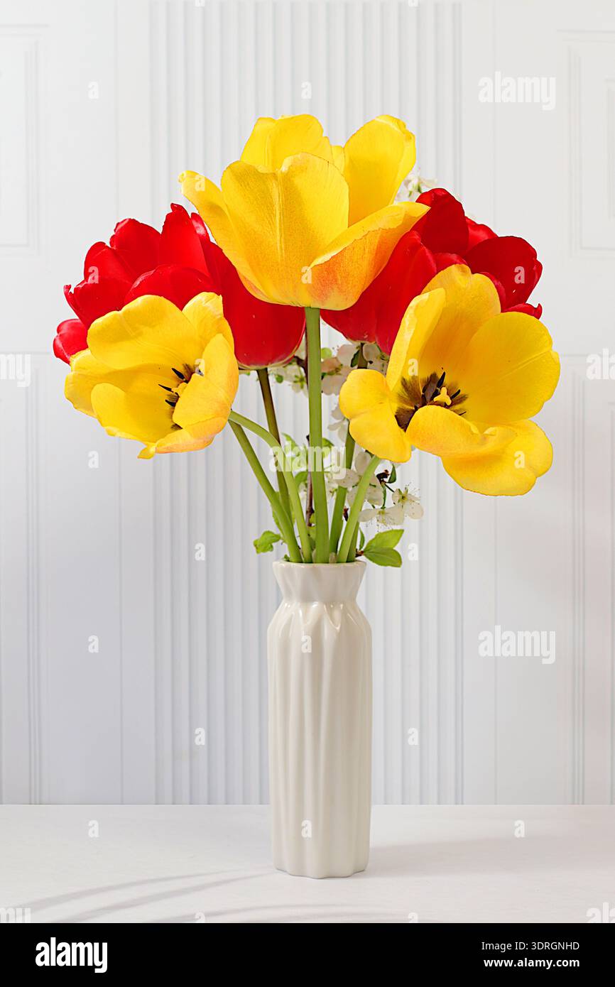 Abstract flower arrangement screen hi-res stock photography and images ...